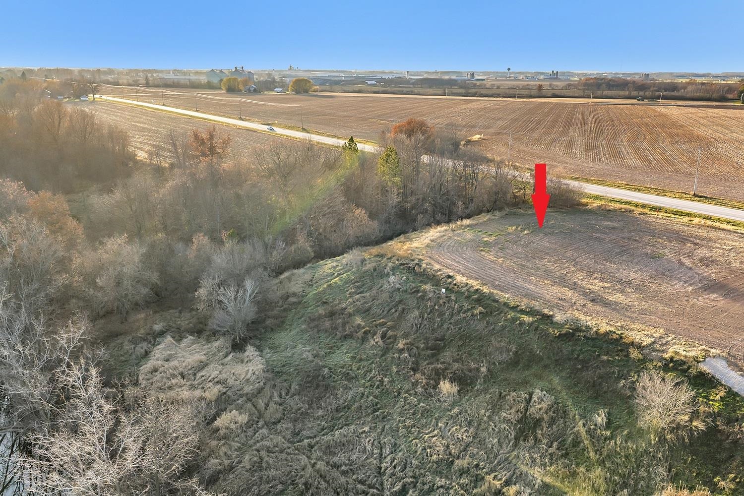 4351 LOST DAUPHIN 6 DE PERE WI 54115 - Adashun Jones