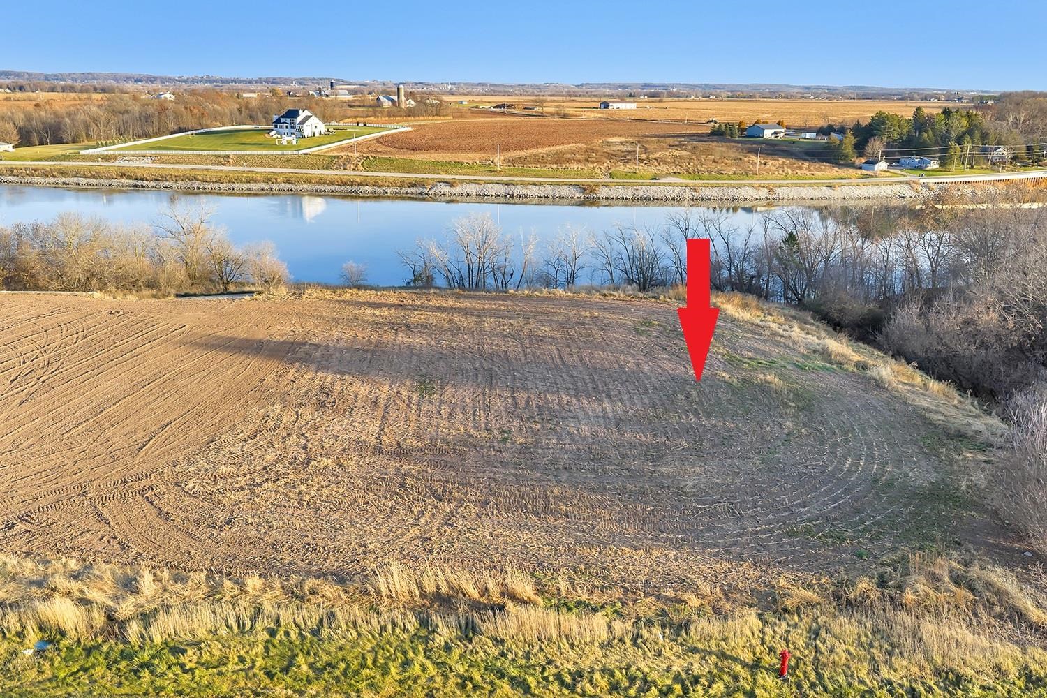 4351 LOST DAUPHIN 6 DE PERE WI 54115 - Adashun Jones