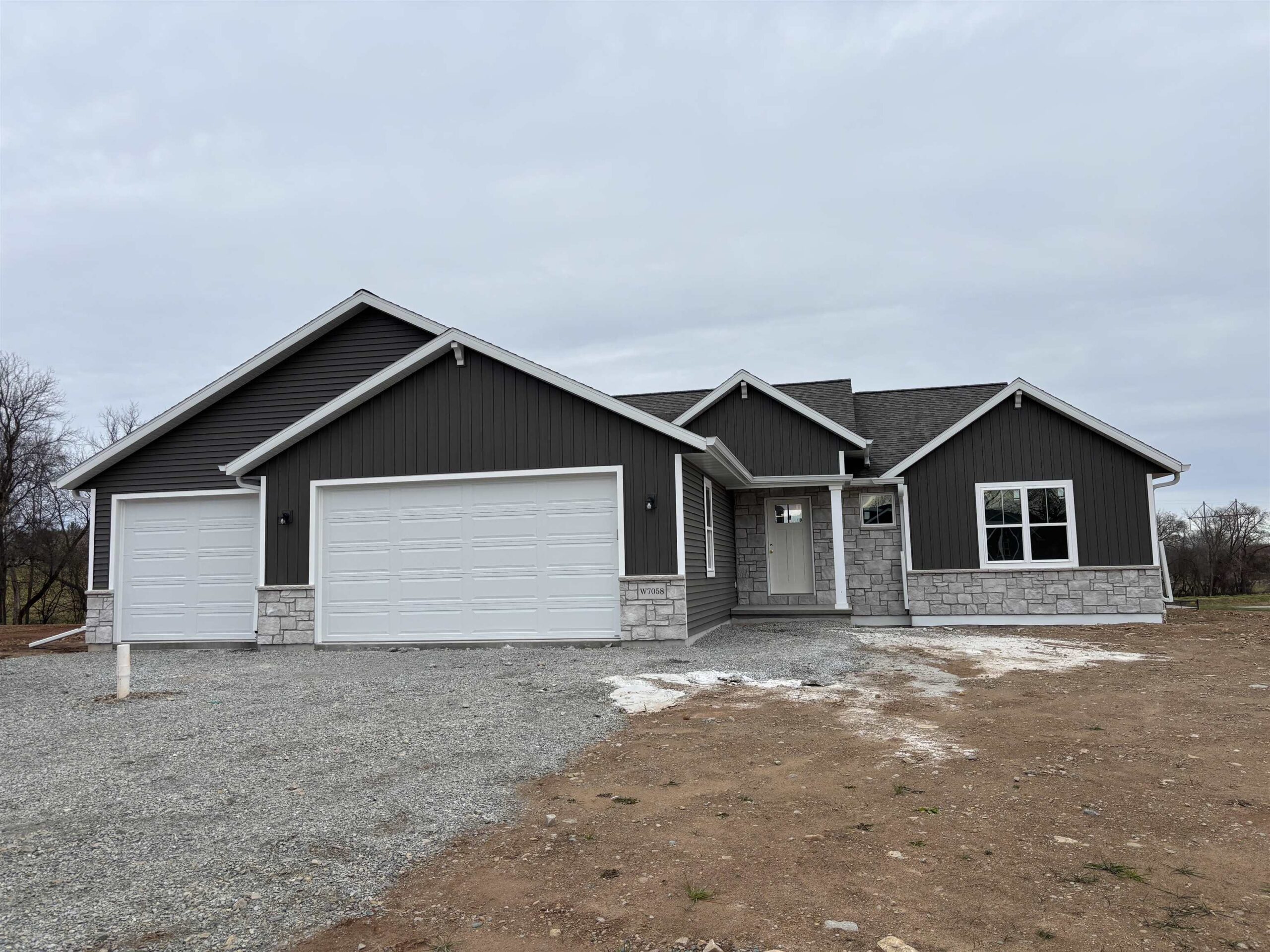 OTIS Drive GREENVILLE WI 54942 - Adashun Jones