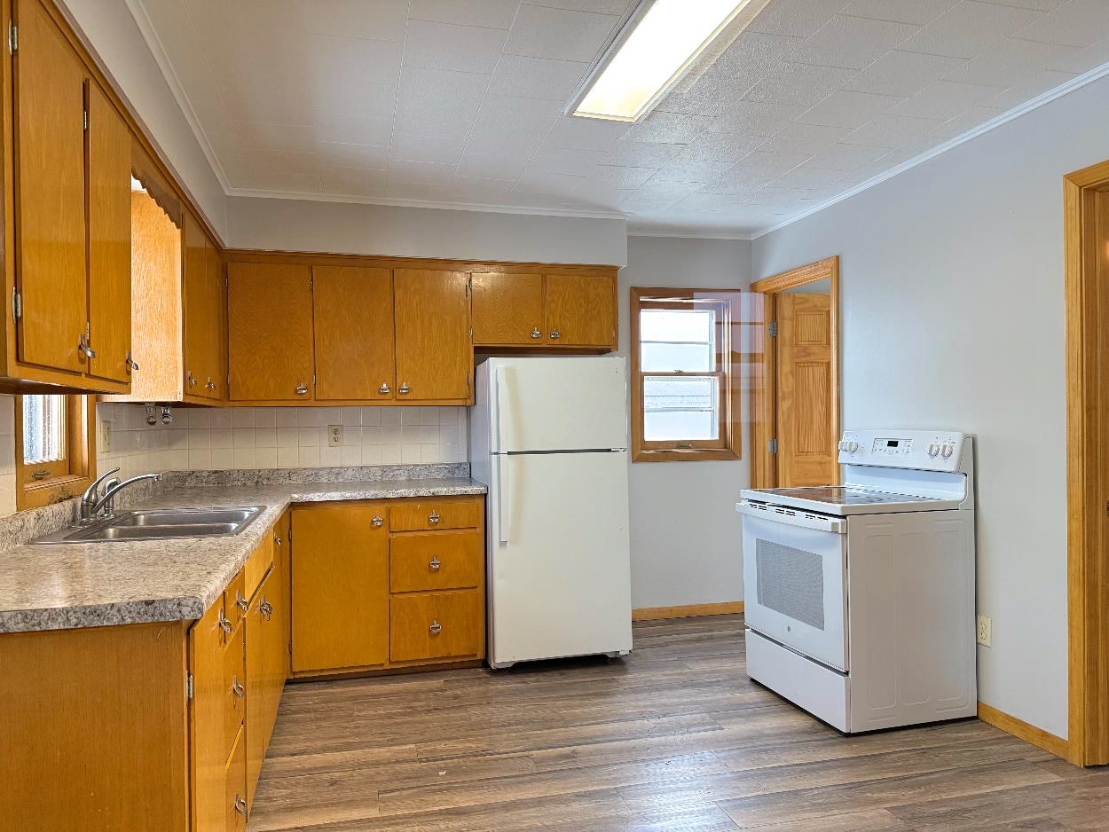 752 FRANKLIN OSHKOSH WI 54901 - Adashun Jones